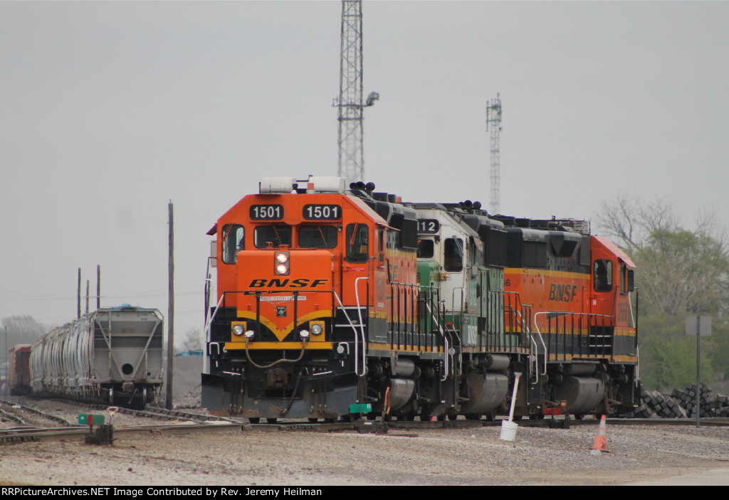 BNSF 1501 & others (5)
